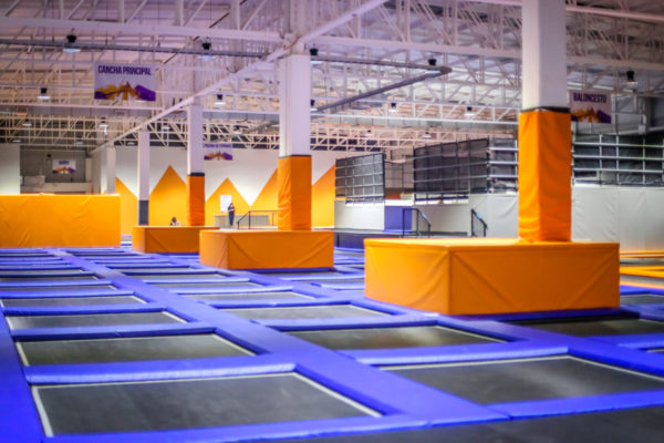 Summit Trampoline Park: ubicación, precio y reseña - Minimalista